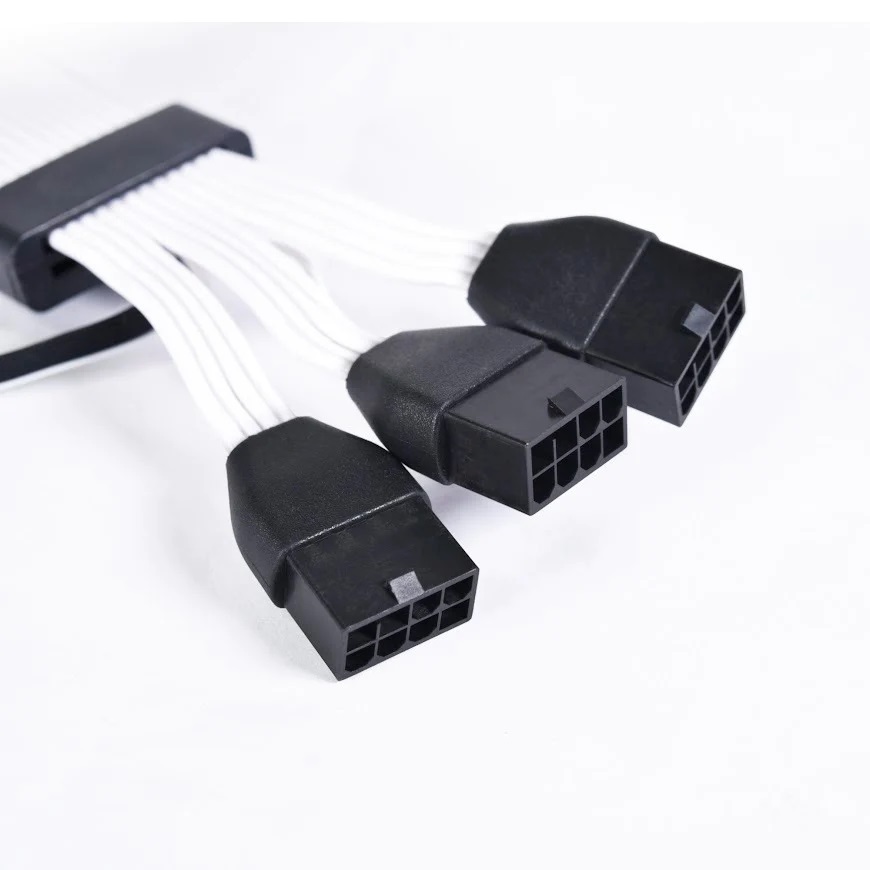 LIAN-LI STRIMER PLUS V2 12VHPWR - TRIPLE 8PIN ADAPTER - 8 LIGHT